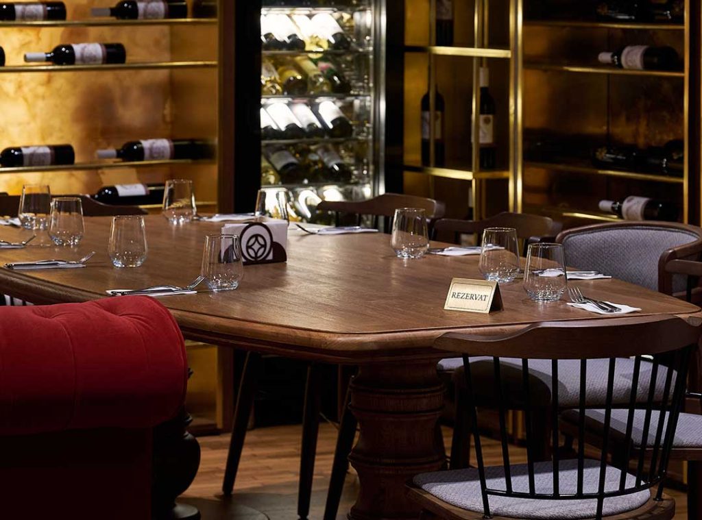 Acasă - Restaurant Hanu' lui Manuc